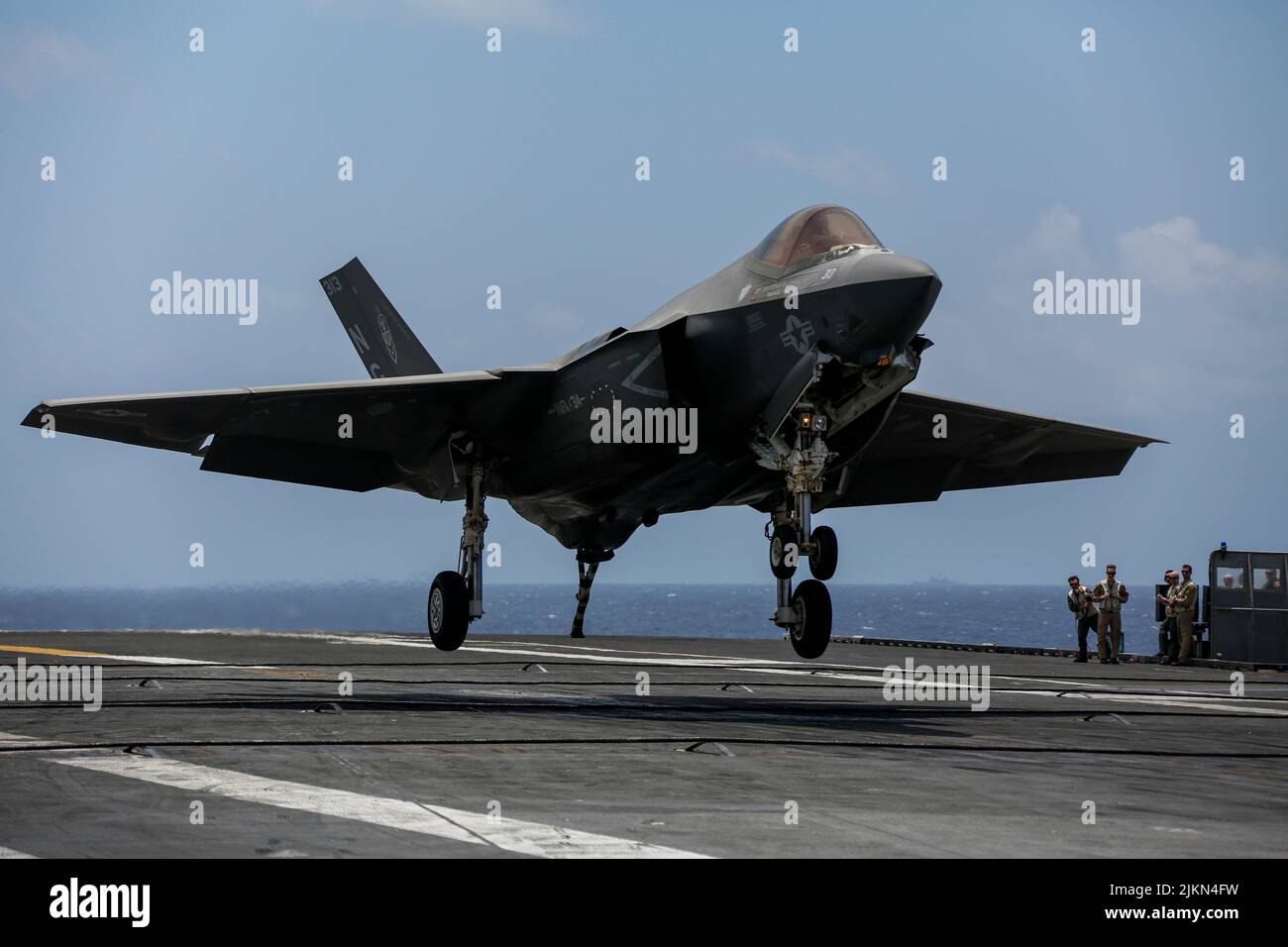 220730-N-MM912-2171 PACIFIC OCEAN (July 30, 2022) An F-35C Lightning II ...