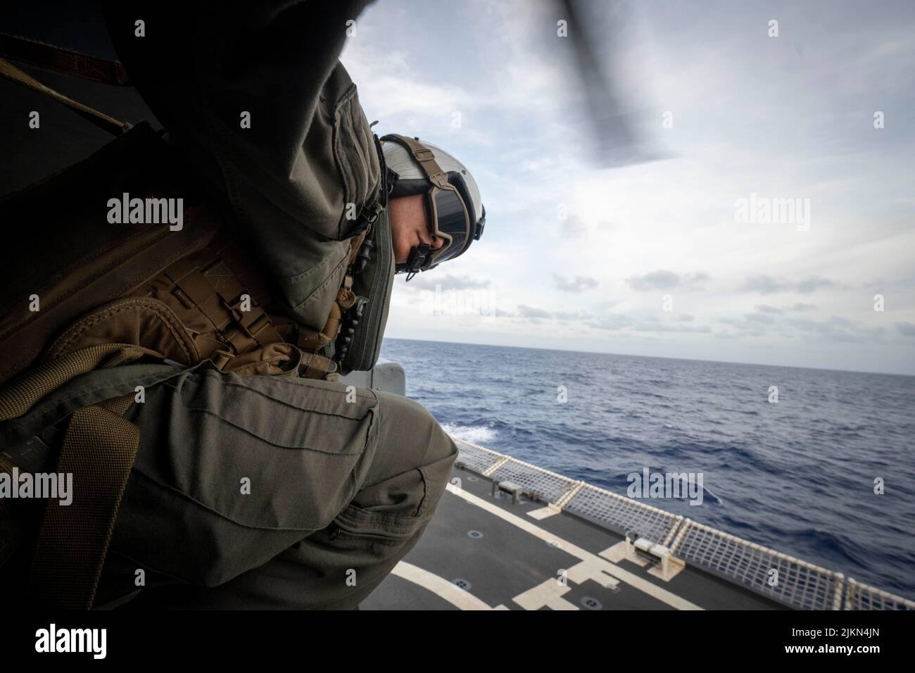 PACIFIC OCEAN (July 30, 2022) U.S. Navy Petty Officer 1st Class ...