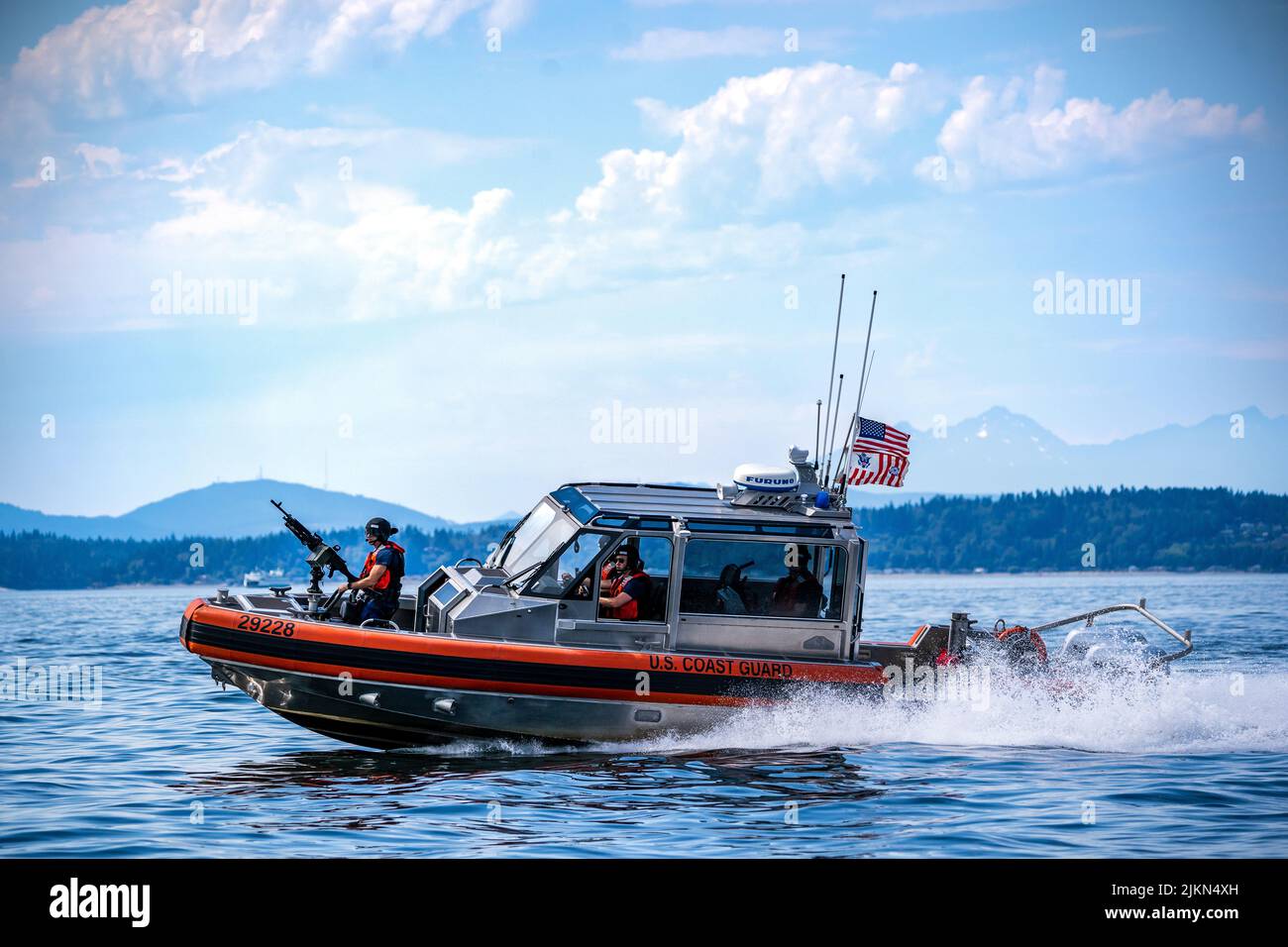 A 29-foot Response Boat–Small crew from Coast Guard Station Seattle ...