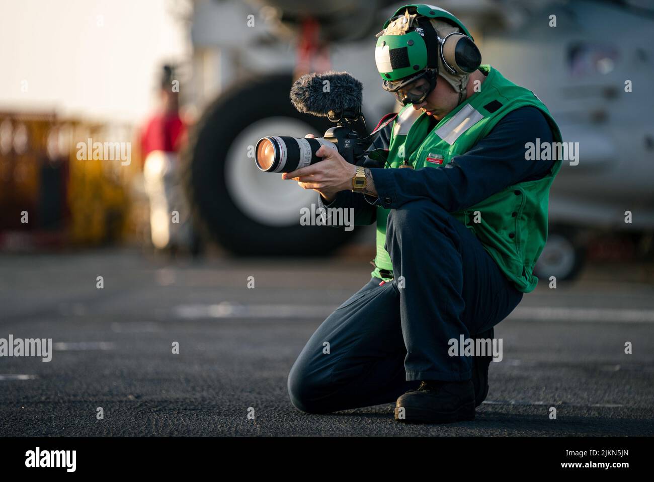 U s navy mass communications specialist hi-res stock photography and ...
