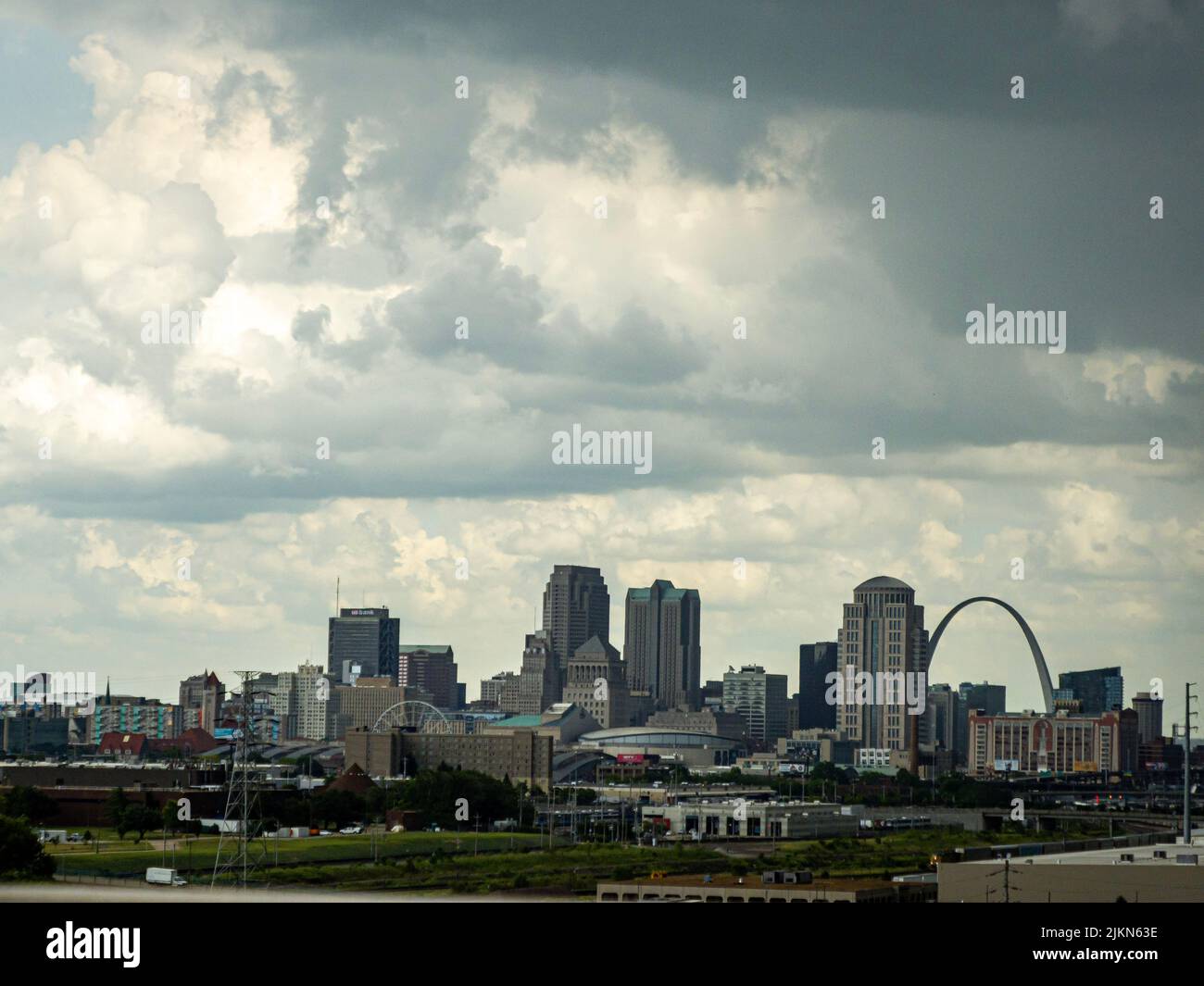 Downtown gateway arch buildings hi-res stock photography and images - Alamy