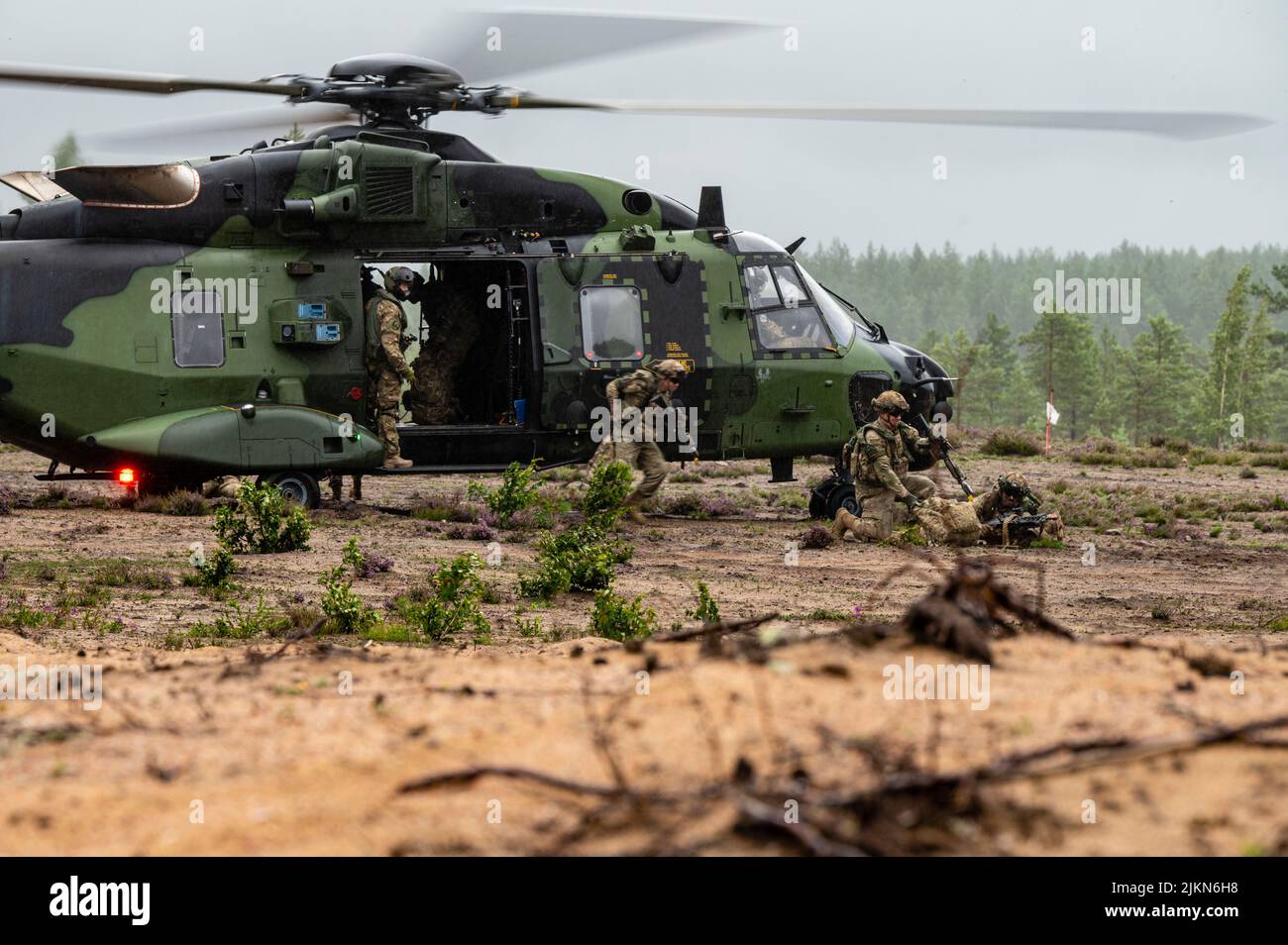 U.S. Soldiers with 4th Squadron, 10th Cavalry Regiment, 3rd Armored ...