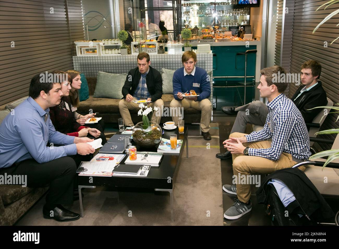 College students teamwork brainstorming hi-res stock photography and ...