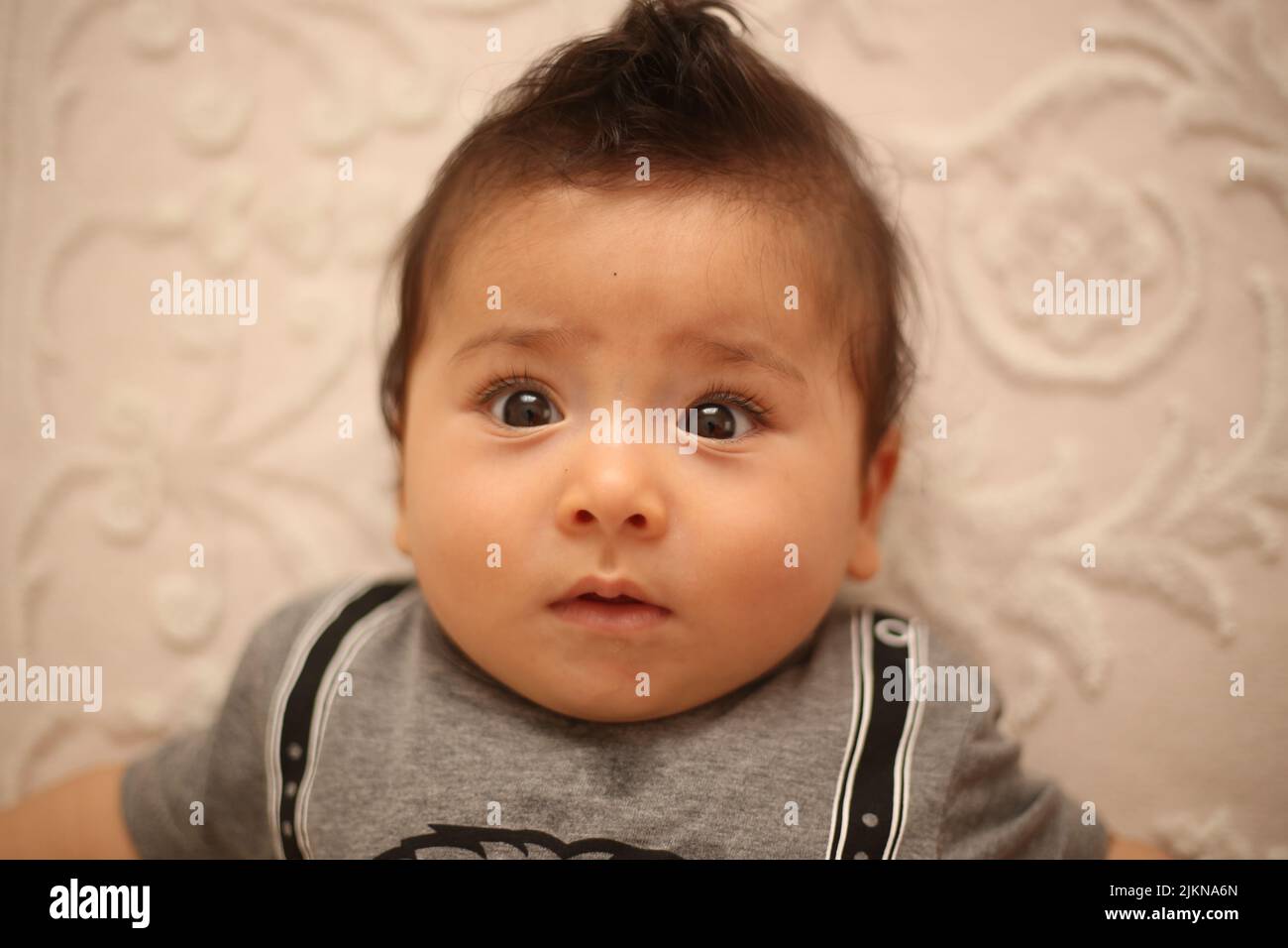 Sideways portrait hi-res stock photography and images - Alamy