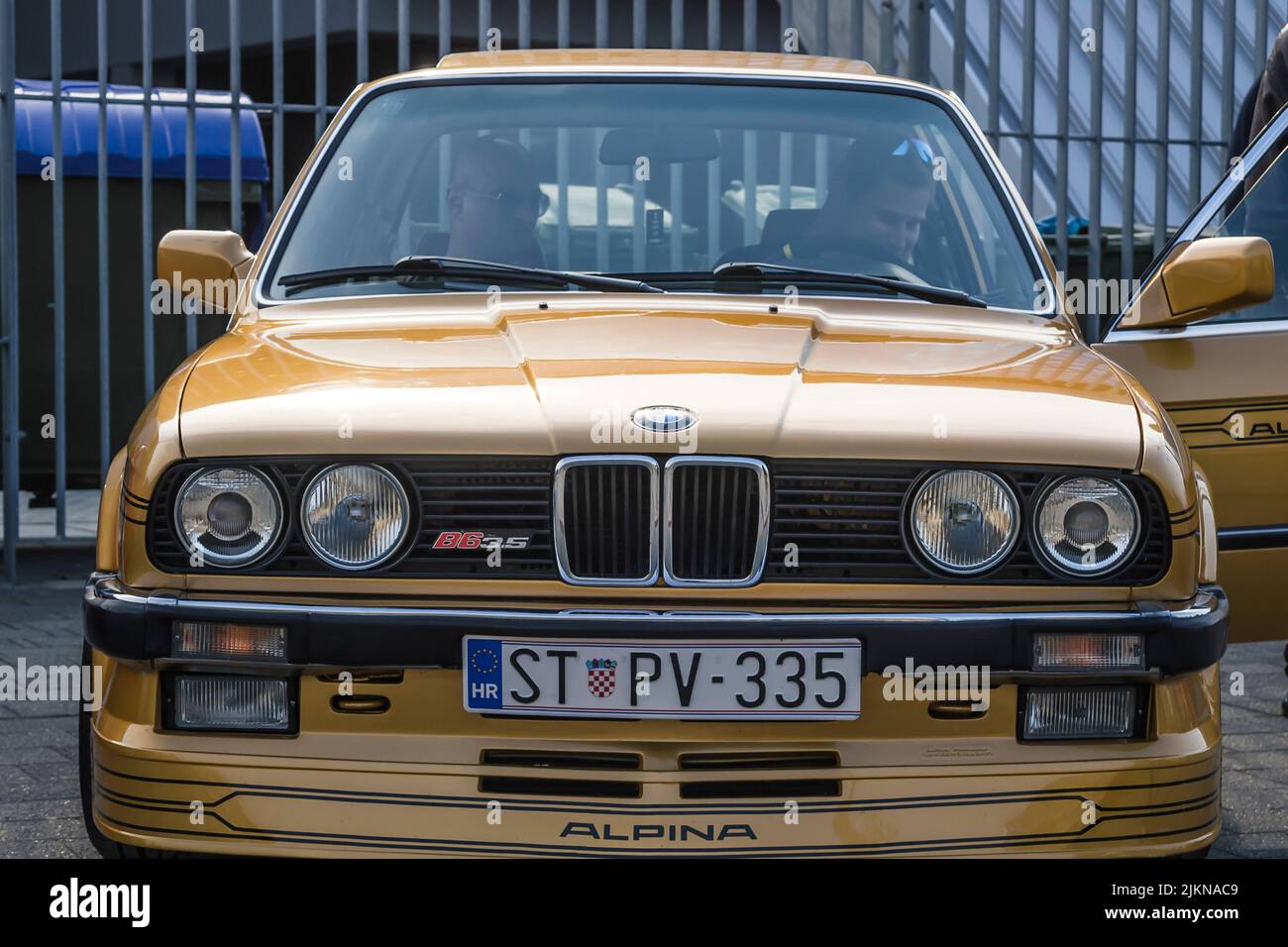 Alpina b6 bmw hi-res stock photography and images - Alamy