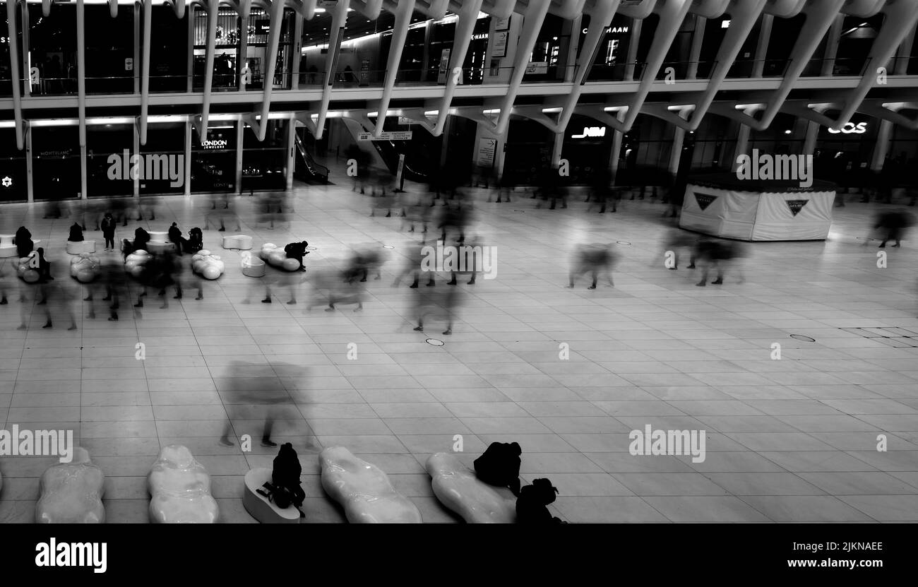 Long exposure shot people walking hi-res stock photography and images ...