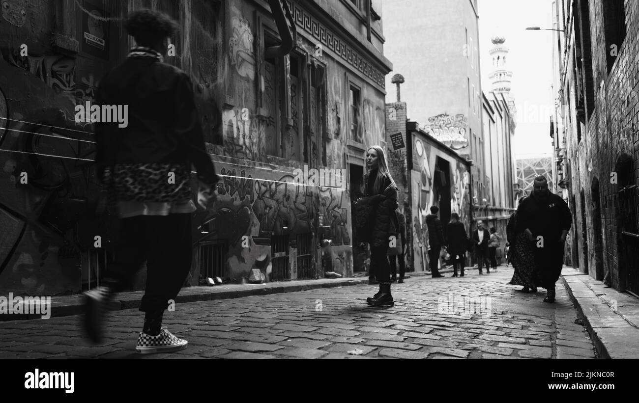 Melbourne people walking hi-res stock photography and images - Alamy