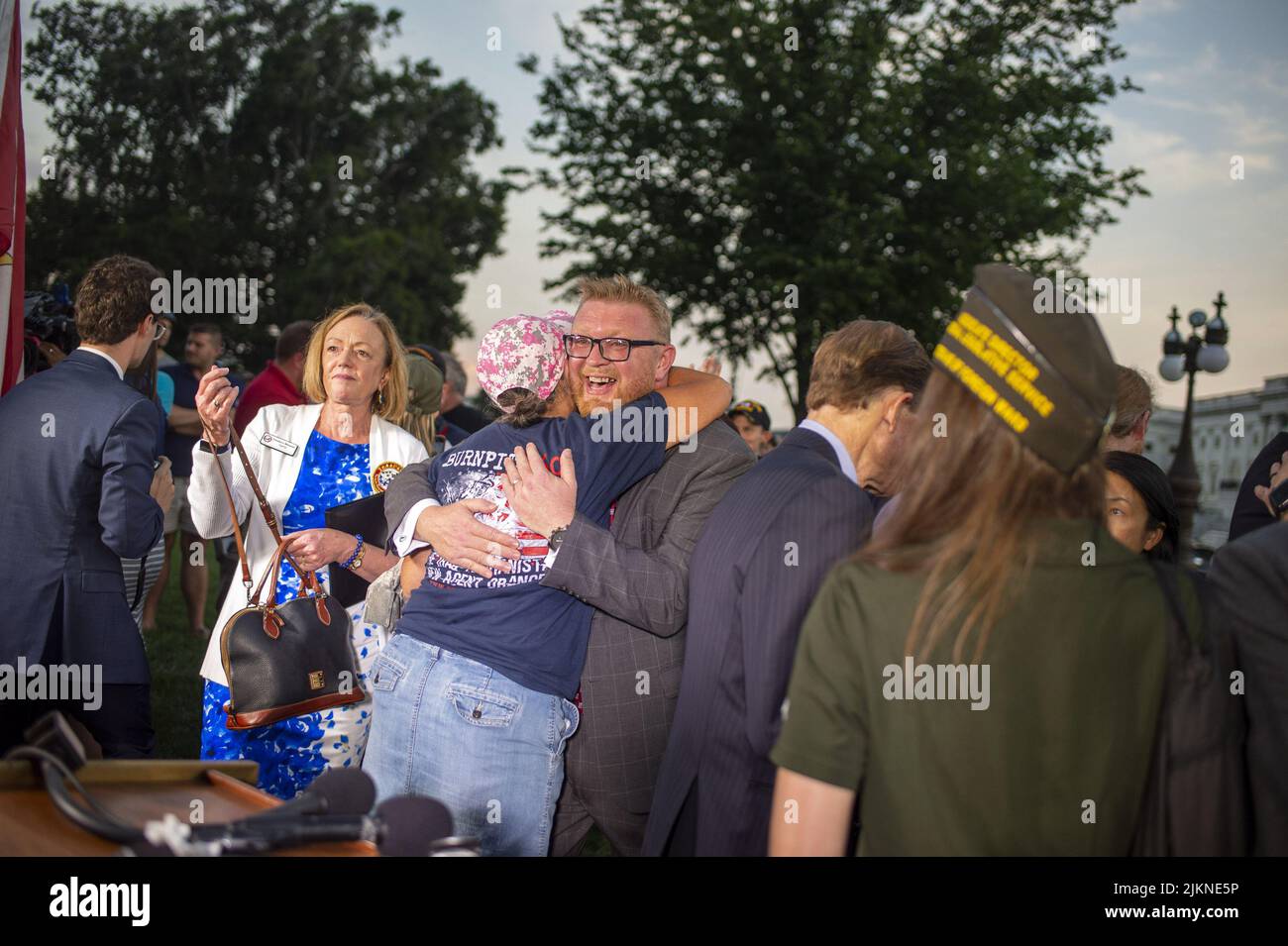 Burn pits 360 hi-res stock photography and images - Alamy