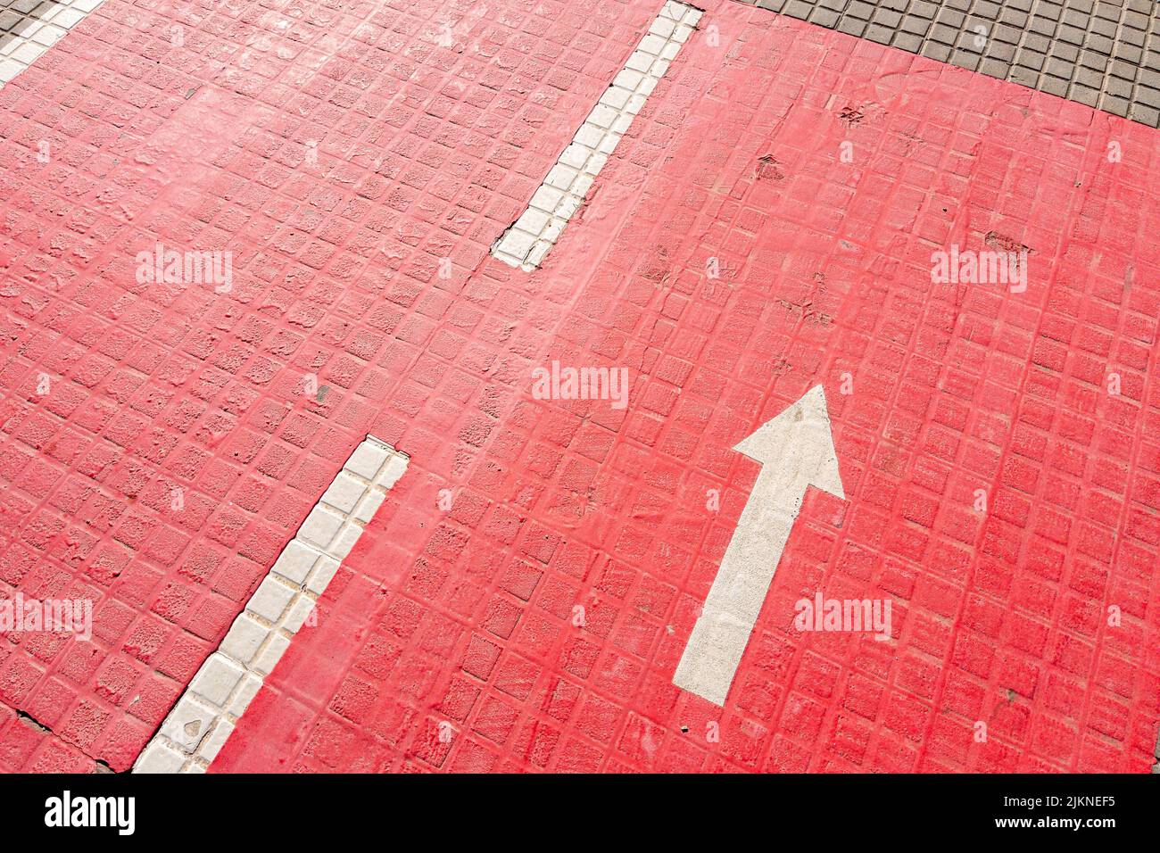 Red cycle hi-res stock photography and images - Alamy