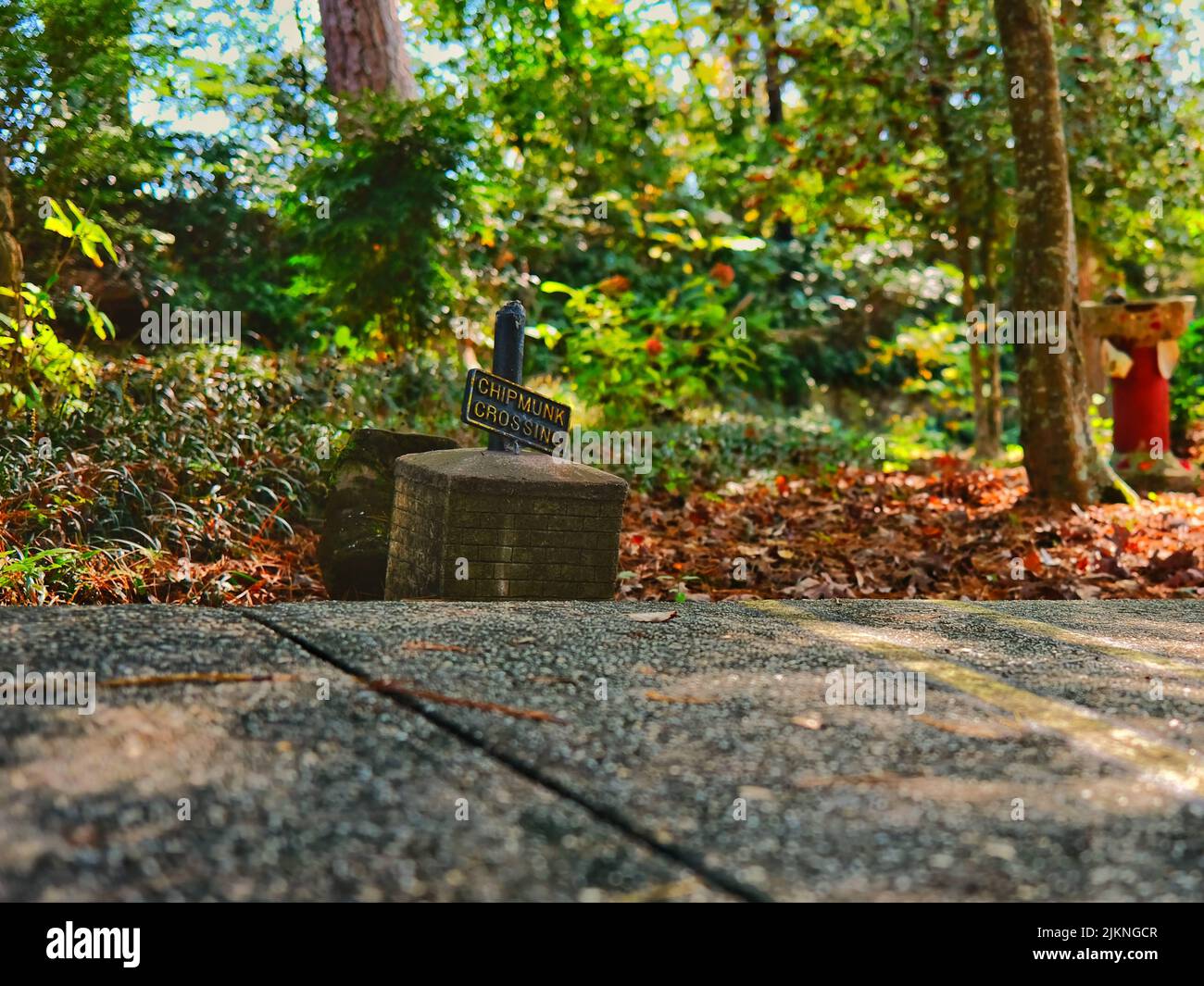 Metal garden sign hi-res stock photography and images - Alamy