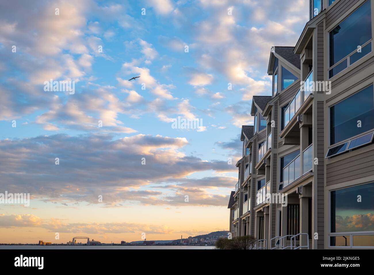 Building horizon hi-res stock photography and images - Alamy
