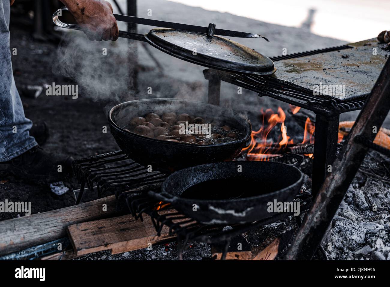 Cauldron cover hi-res stock photography and images - Alamy