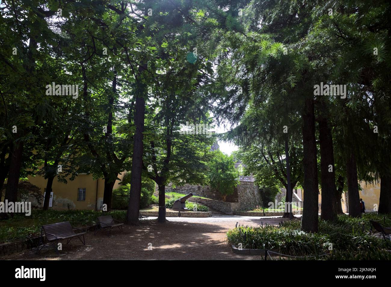 Inside a castle hi-res stock photography and images - Alamy