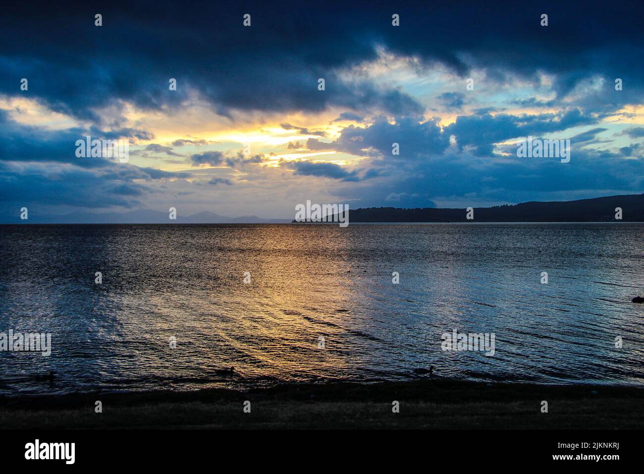 Sunset water waves hi-res stock photography and images - Alamy