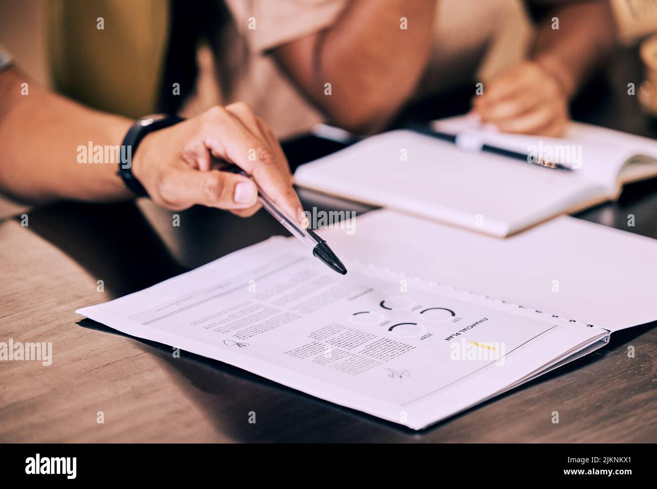 Filling out paperwork hi-res stock photography and images - Alamy