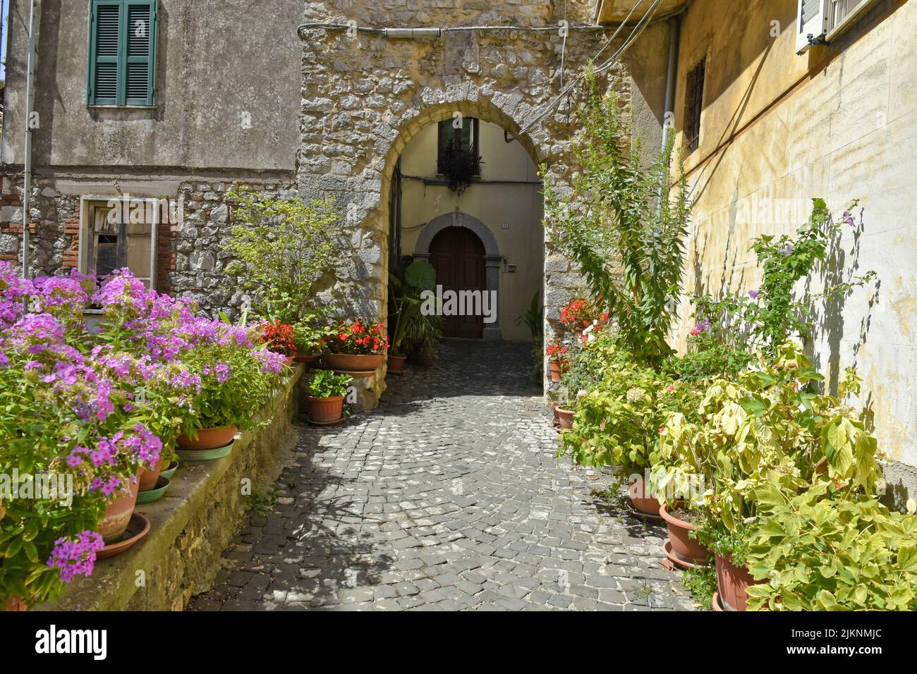 Italian archway hi-res stock photography and images - Alamy