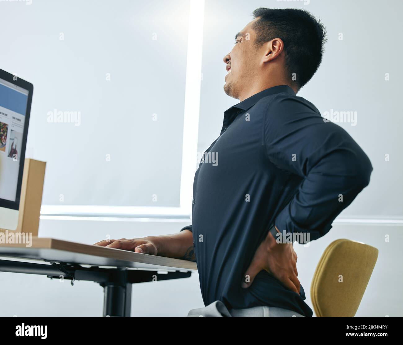 Asian businesspeople hand back hi-res stock photography and images - Alamy