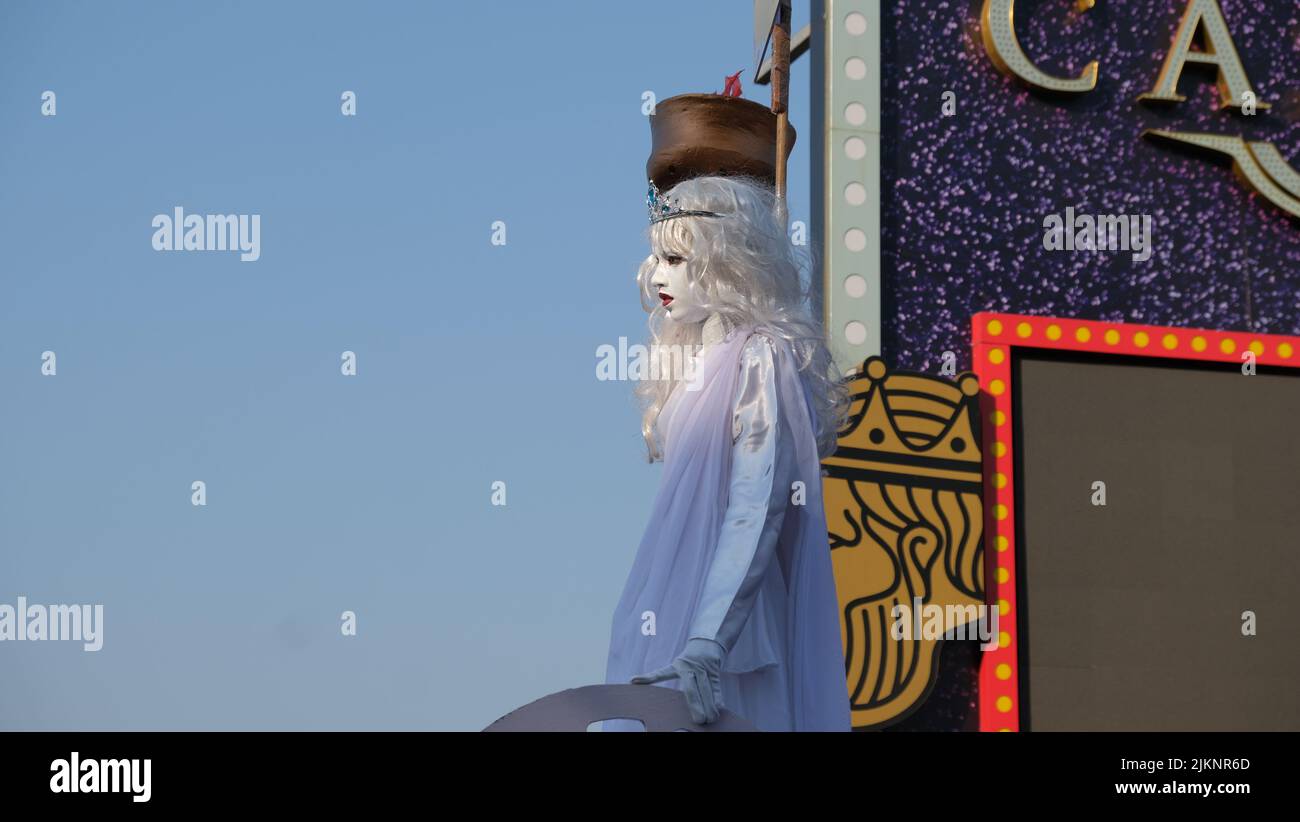 Women wearing tradition costume hi-res stock photography and images - Alamy