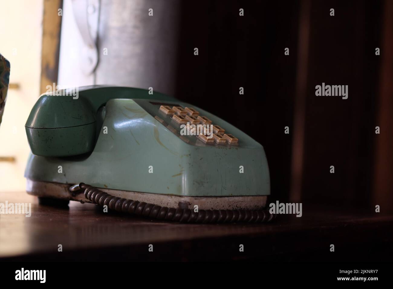 Vintage telephone talking hi-res stock photography and images - Alamy