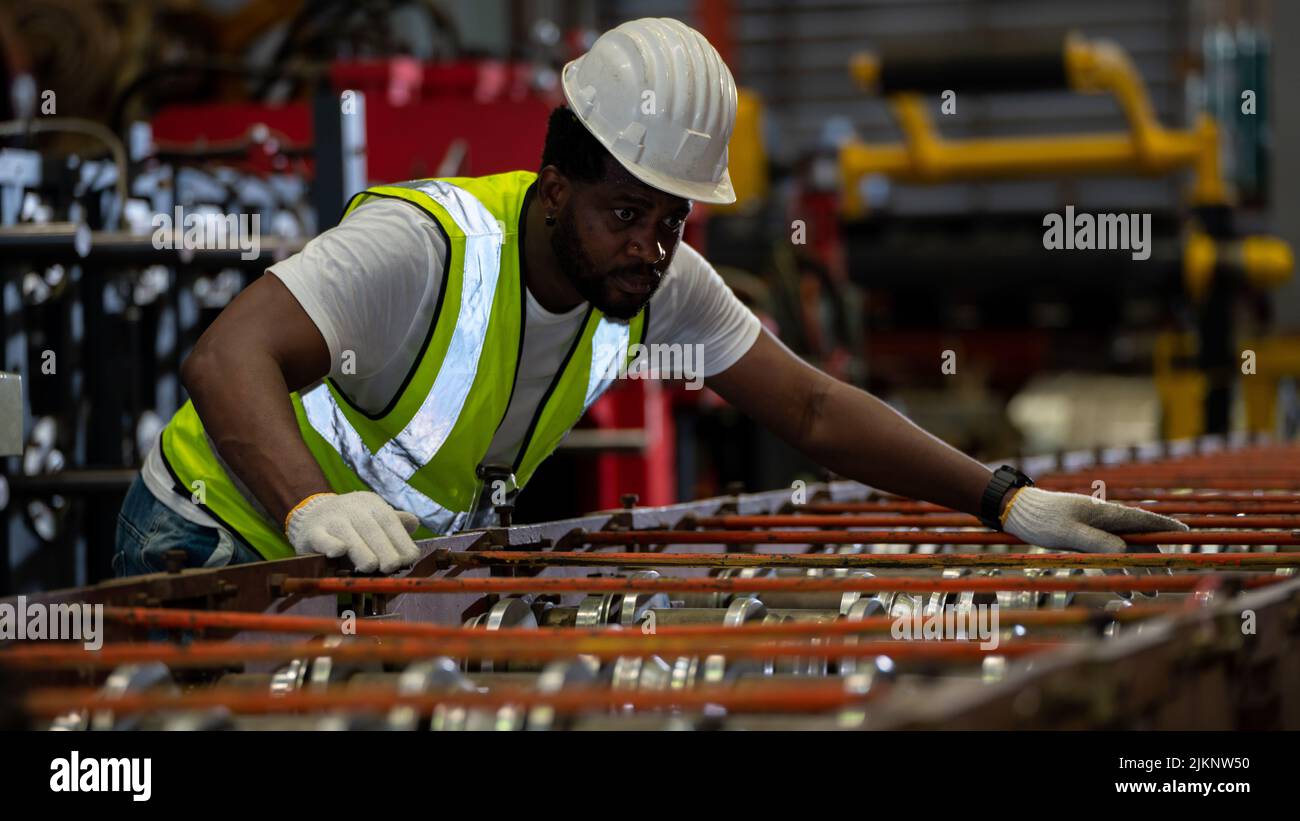 Conveyor roller hi-res stock photography and images - Alamy