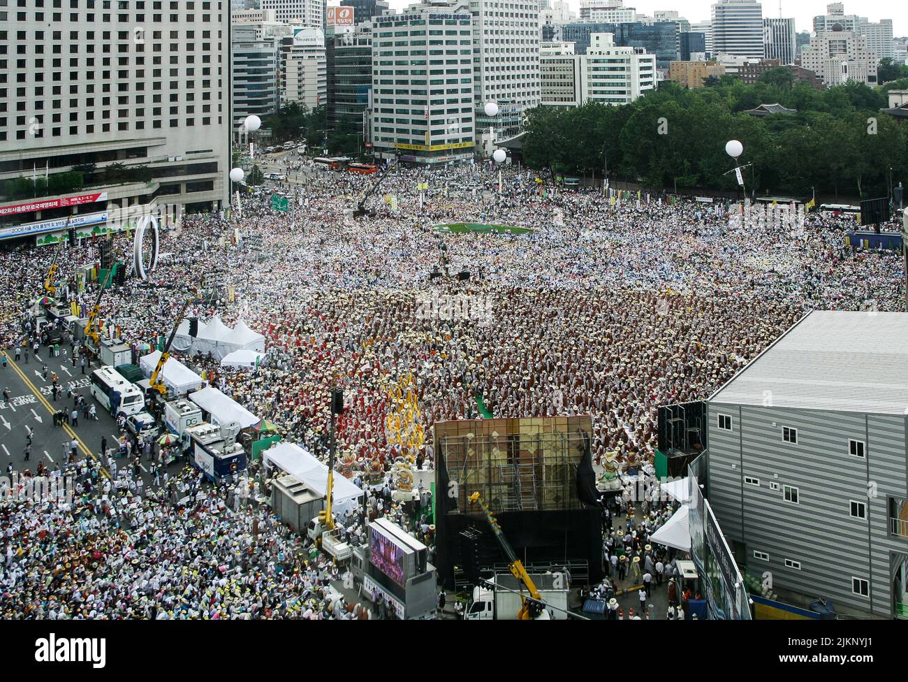 Aug 27, 2008-Seoul, South Korea-South Korean hold rally about against ...