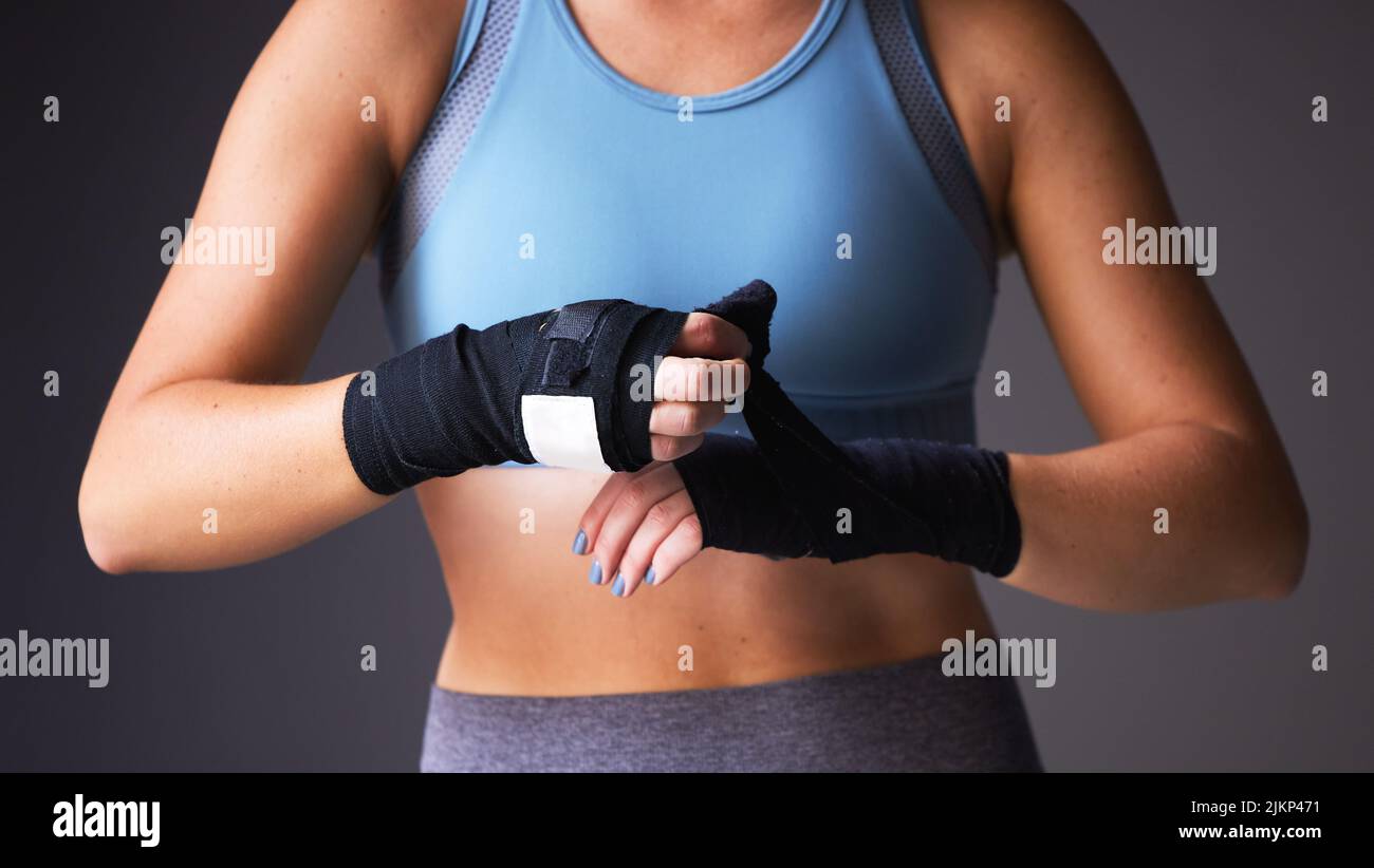 Wrapping hands hi-res stock photography and images - Alamy