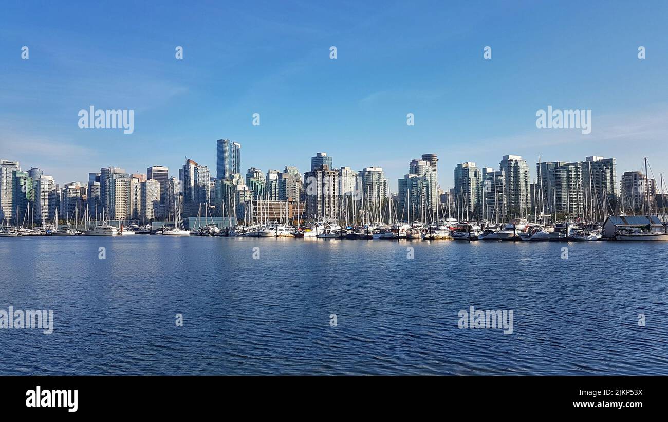 Vancouver city view blue sky hi-res stock photography and images - Alamy