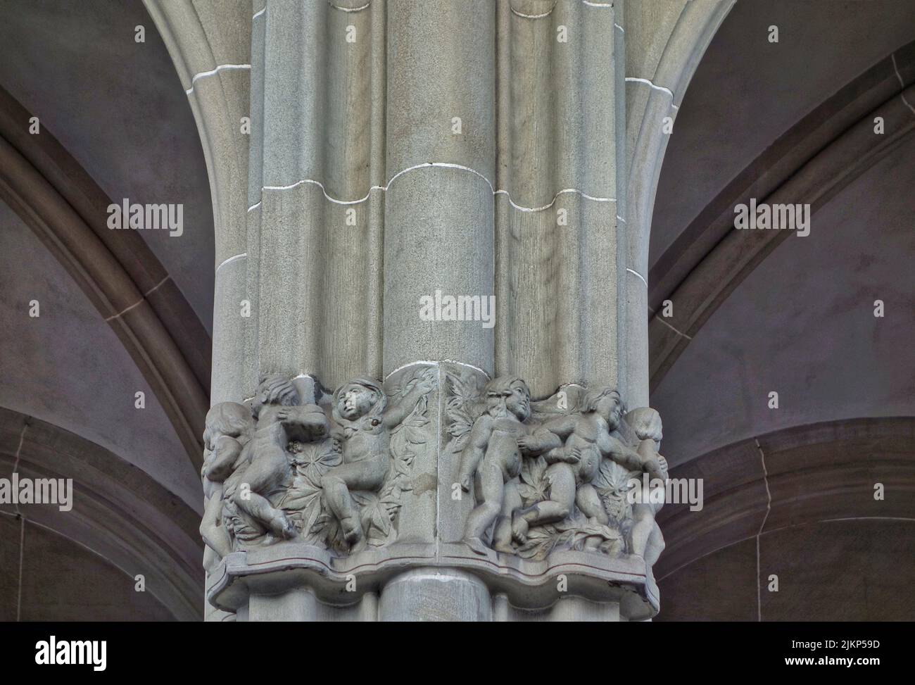 An interior column with sculptures Stock Photo - Alamy
