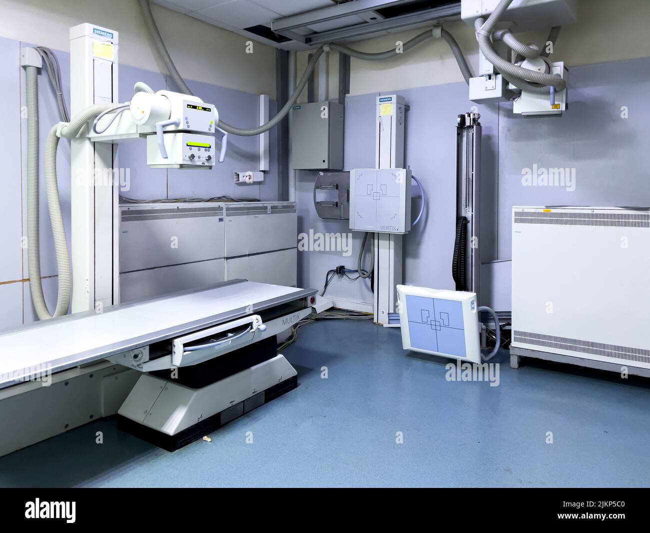 X-ray scanning machine inside an empty room in a public hospital Stock ...