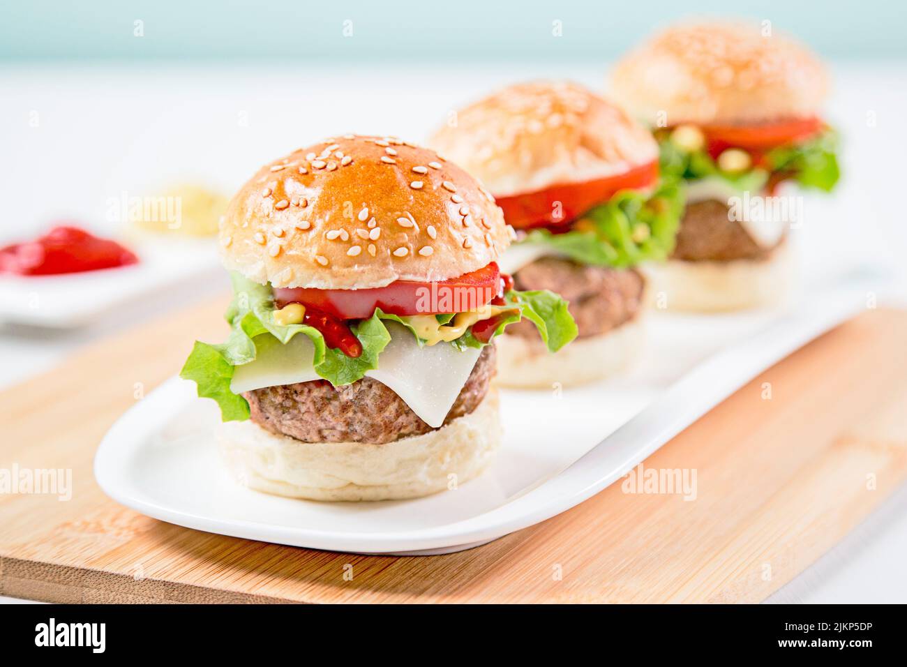 Beef burgers hi-res stock photography and images - Alamy