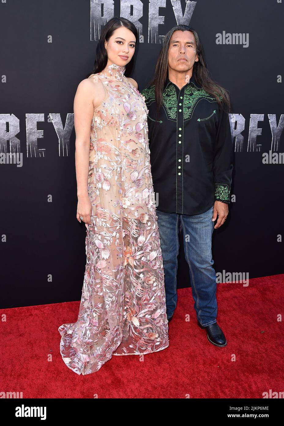 Prey 2022 and amber midthunder hi-res stock photography and images - Alamy