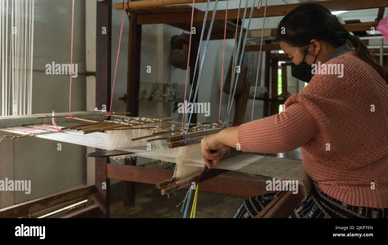 Working pattern hi-res stock photography and images - Alamy