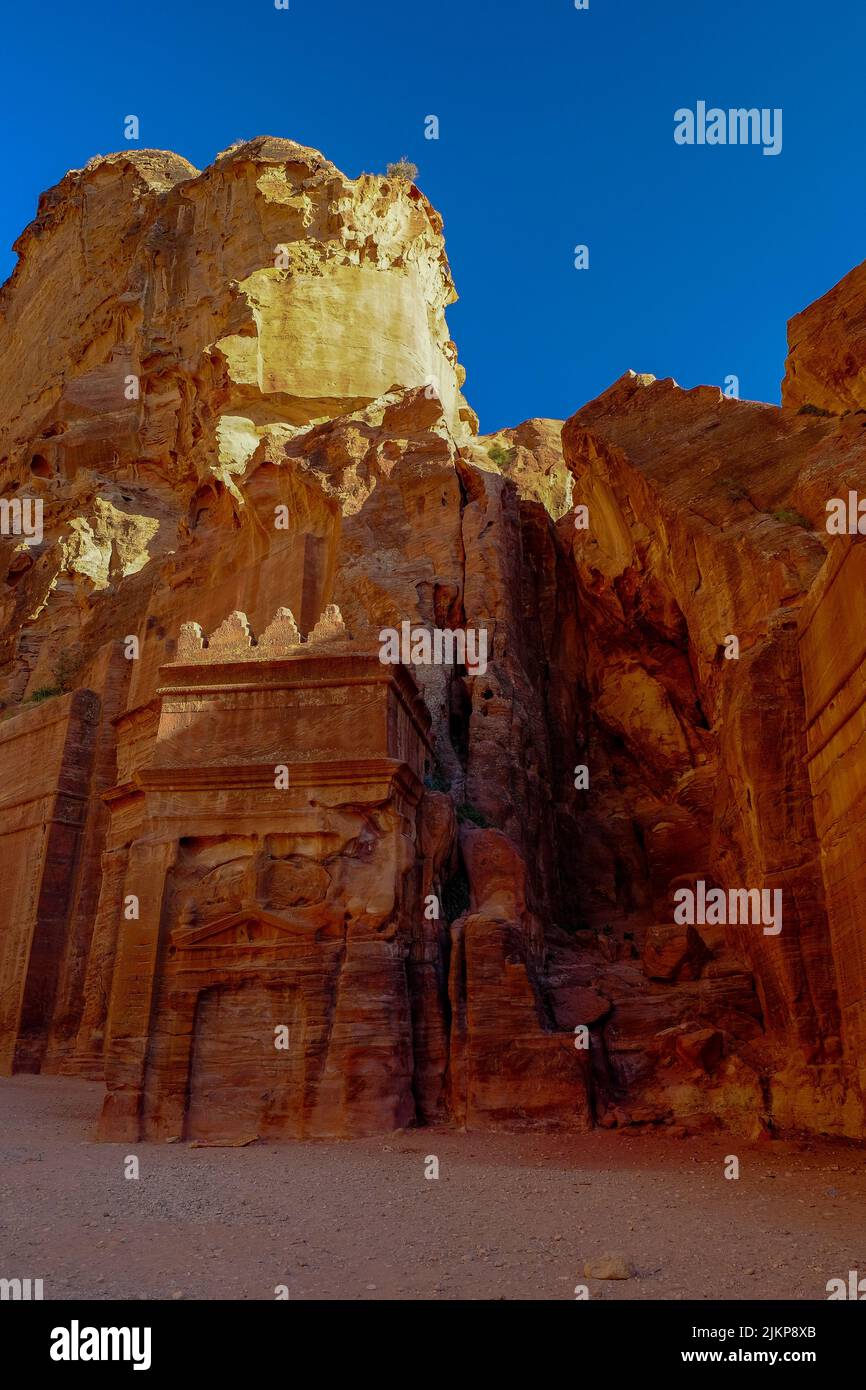 Vertical landscape siq rock hi-res stock photography and images - Alamy