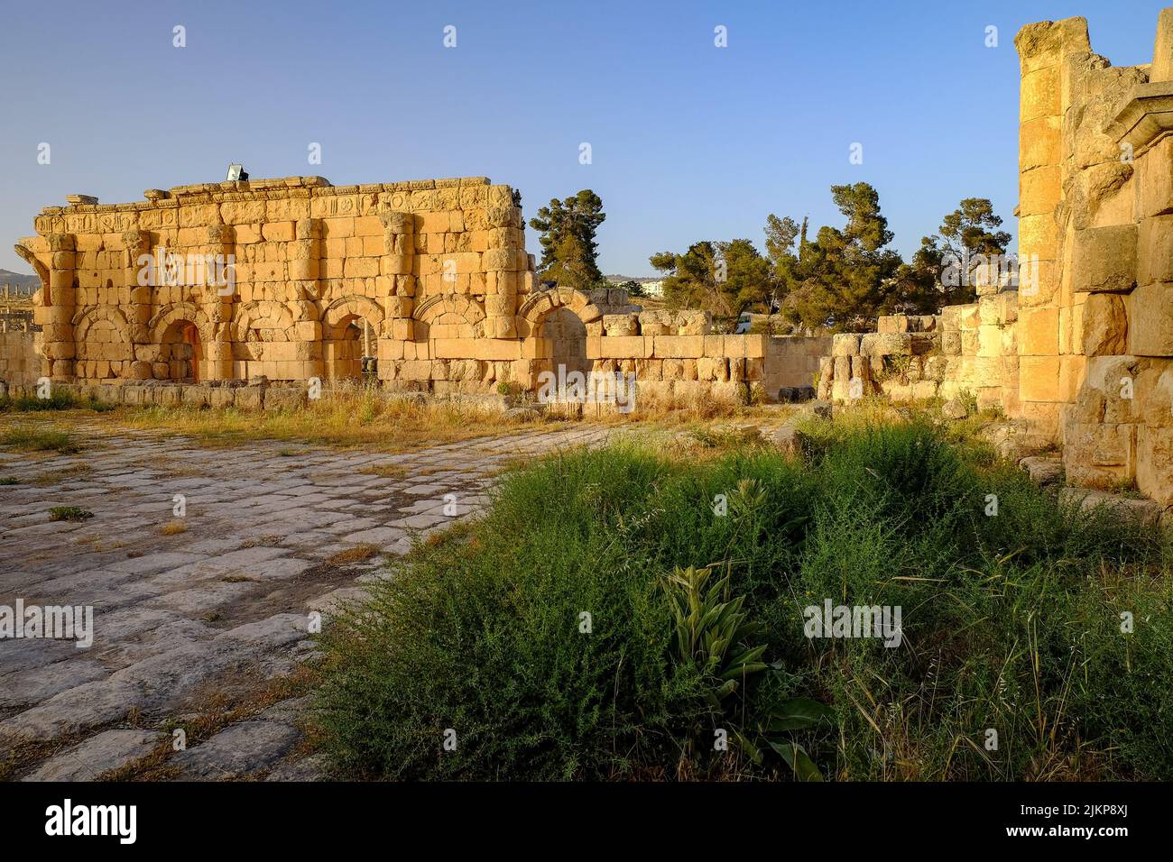 A beautiful ruins of Jerash in Jordan on a sunny day Stock Photo - Alamy