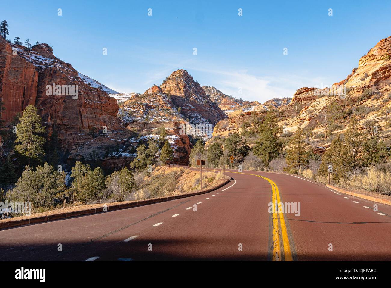 Paved highway hi-res stock photography and images - Alamy