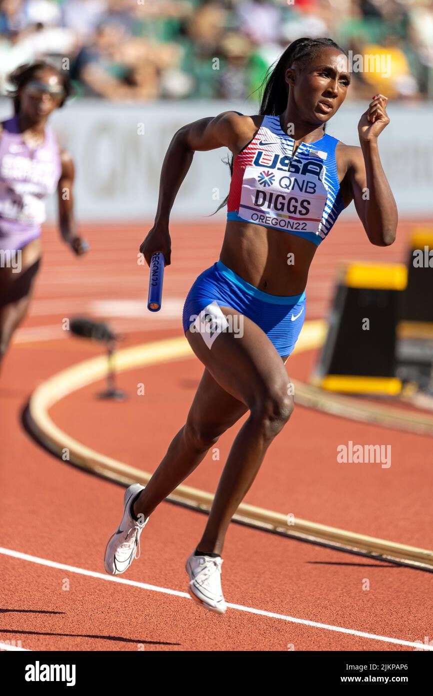 Talitha Diggs Usa Runs A Leg On The 4 X 400 Meter Relay Qualifying