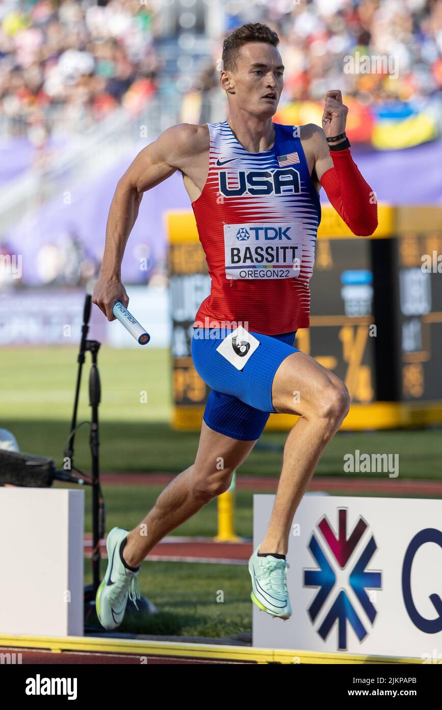 Trevor Bassitt (USA) runs a leg of the 4 x 400 meter relay that ...