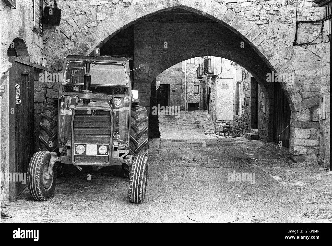 Massey Ferguson 285, red old and strong tractor working Stock Photo - Alamy