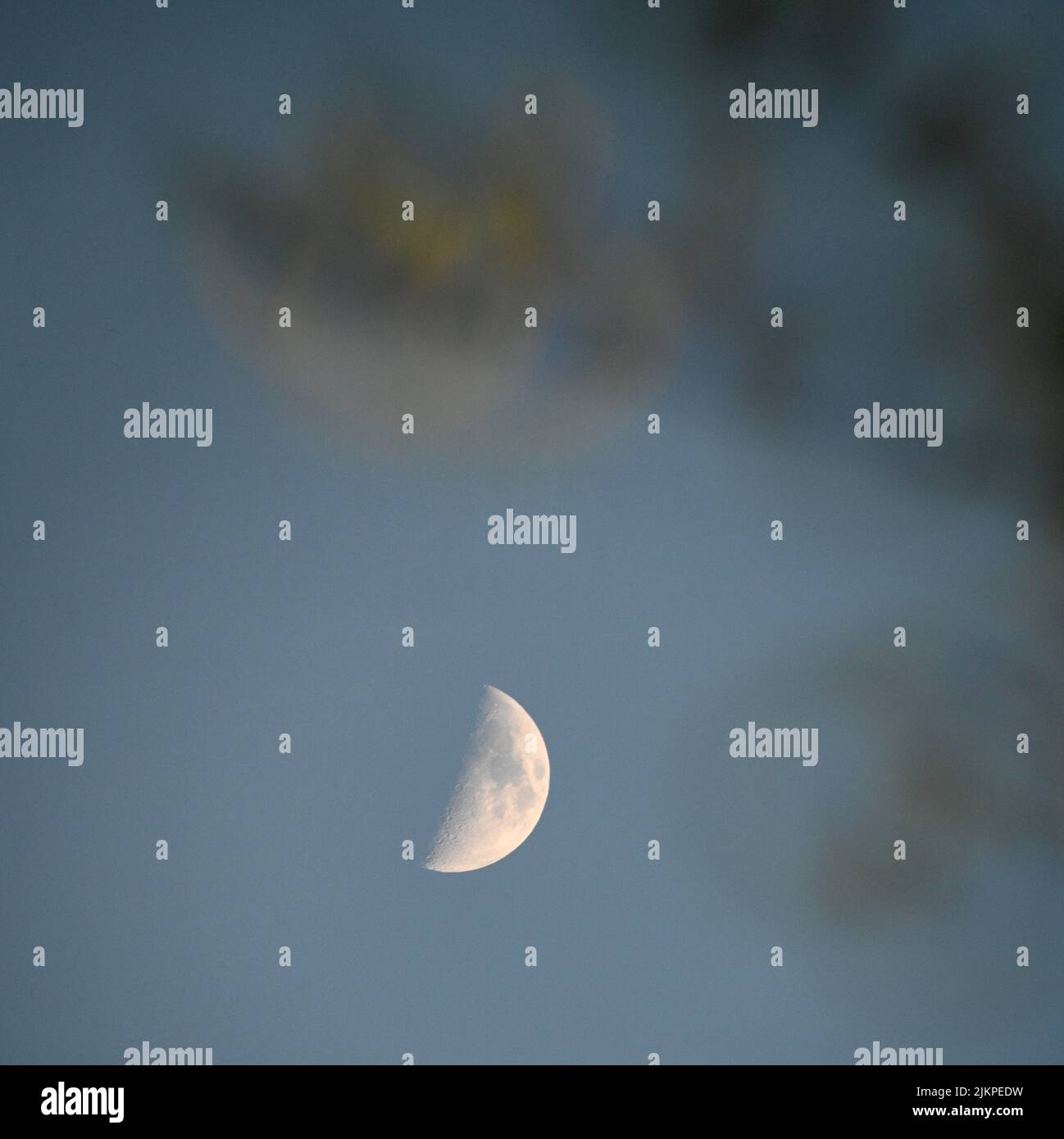First quarter moon hi-res stock photography and images - Alamy