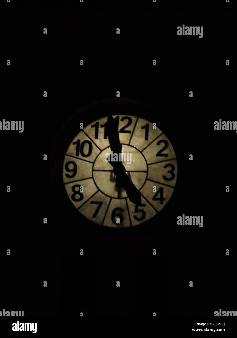 Almost 5 oclock hi-res stock photography and images - Alamy