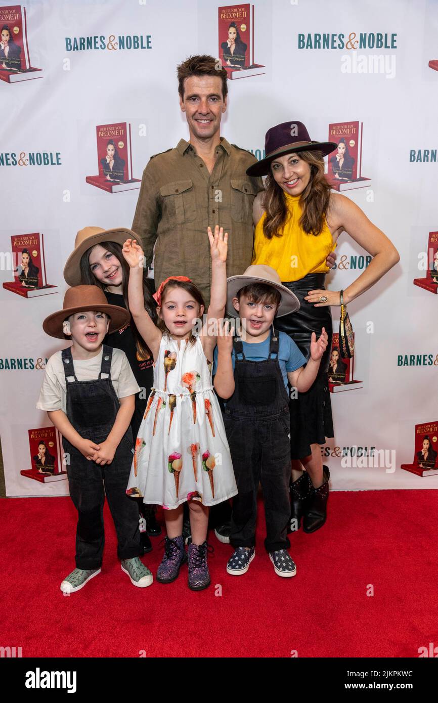 John noble red carpet event hi-res stock photography and images - Alamy