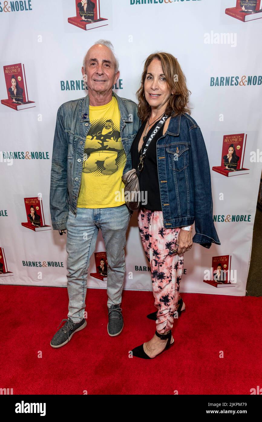 Los Angeles, USA. 02nd Aug, 2022. Dr. Gary Penn and Jeannine Penn ...