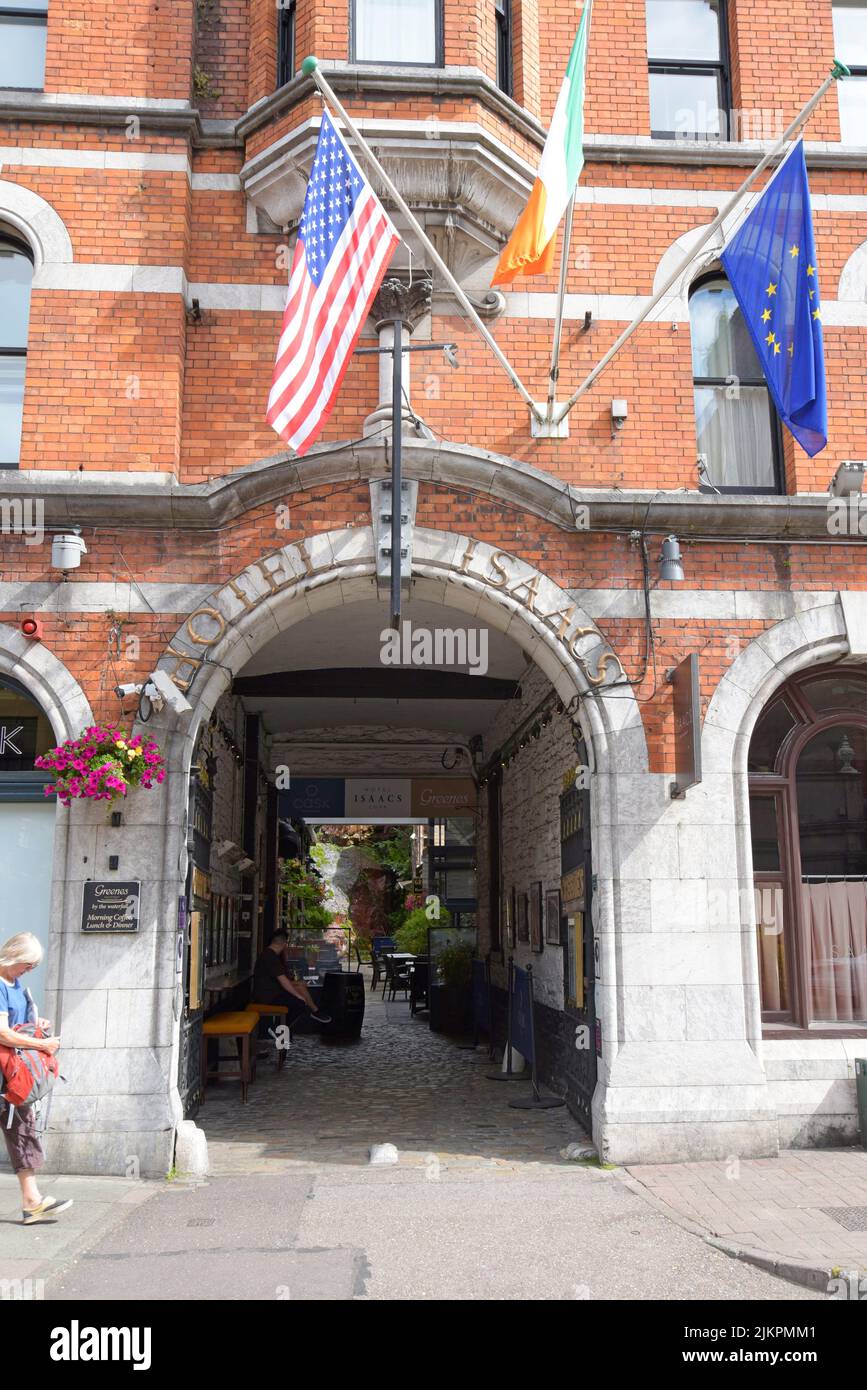 The Isaacs Hotel, and Greenes Restaurant, with its famous courtyard ...