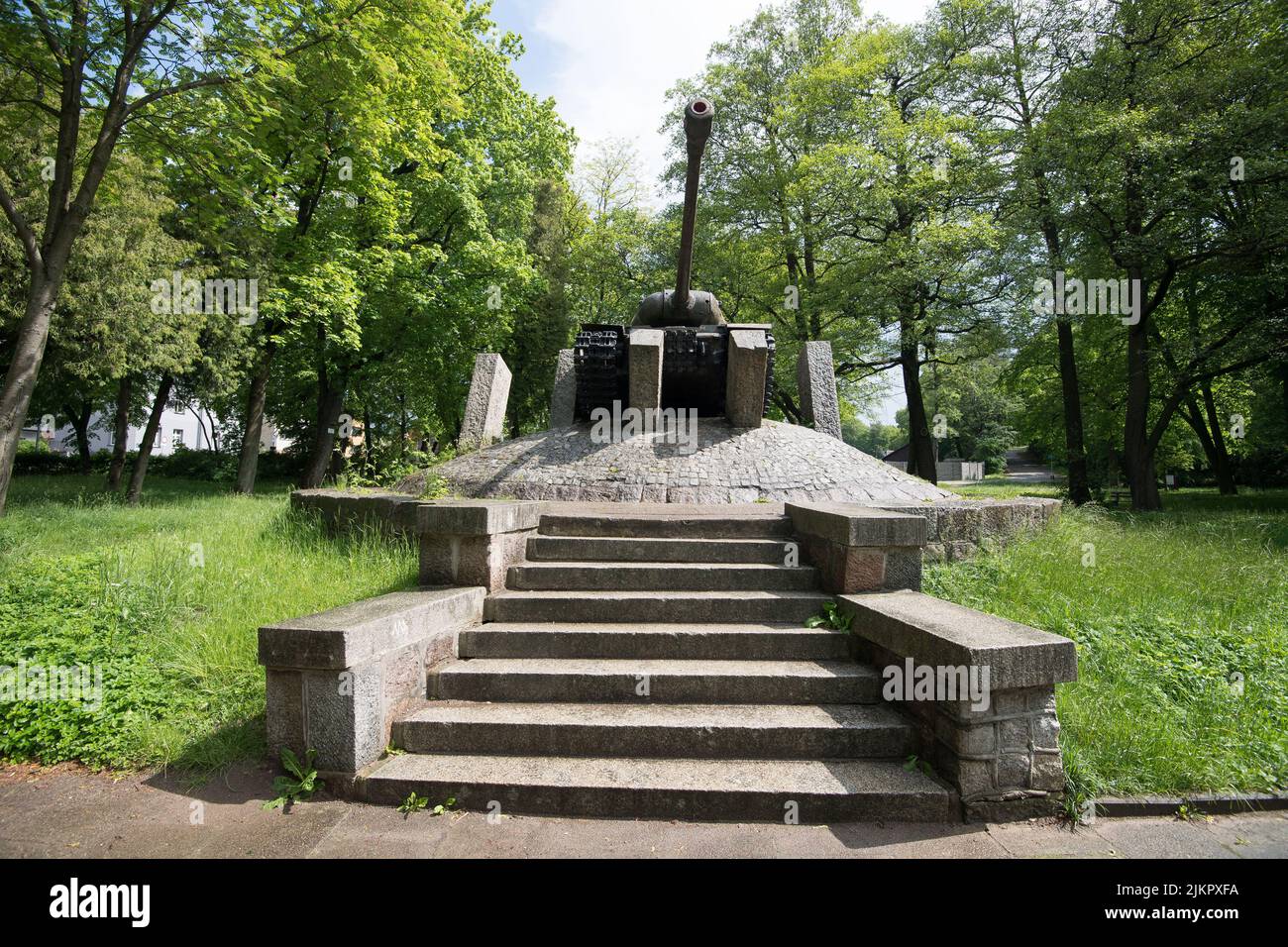 Soviet heavy tank IS-2 in Lebork, Poland © Wojciech Strozyk / Alamy ...