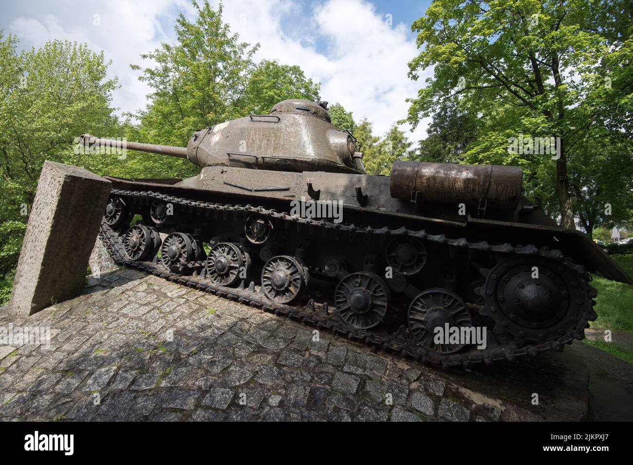 Soviet heavy tank IS-2 in Lebork, Poland © Wojciech Strozyk / Alamy ...