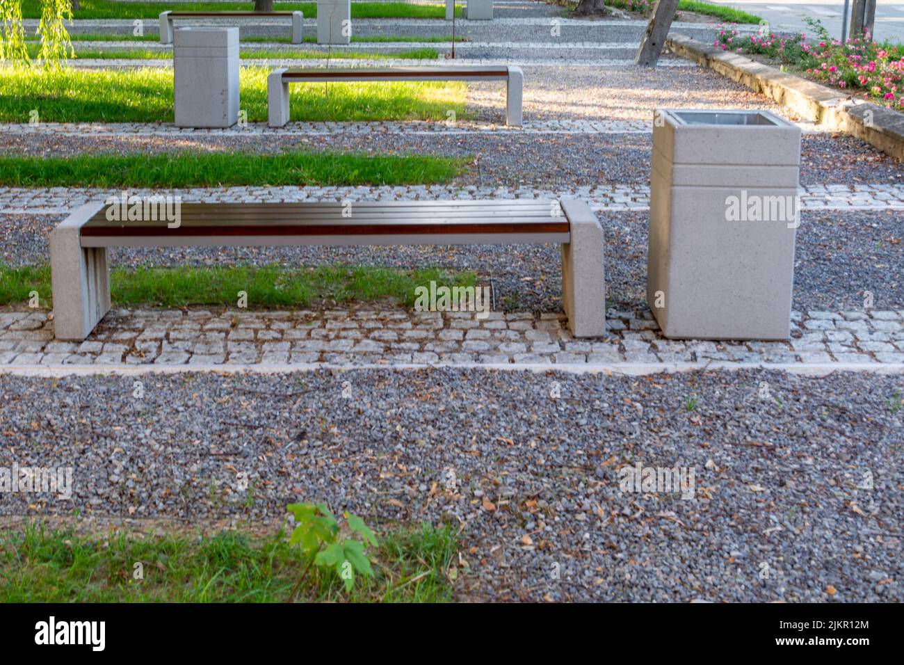 Concrete benches hi-res stock photography and images - Alamy