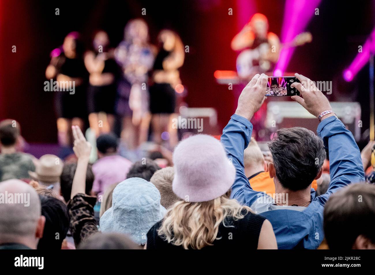 Self esteem singer hi-res stock photography and images - Alamy