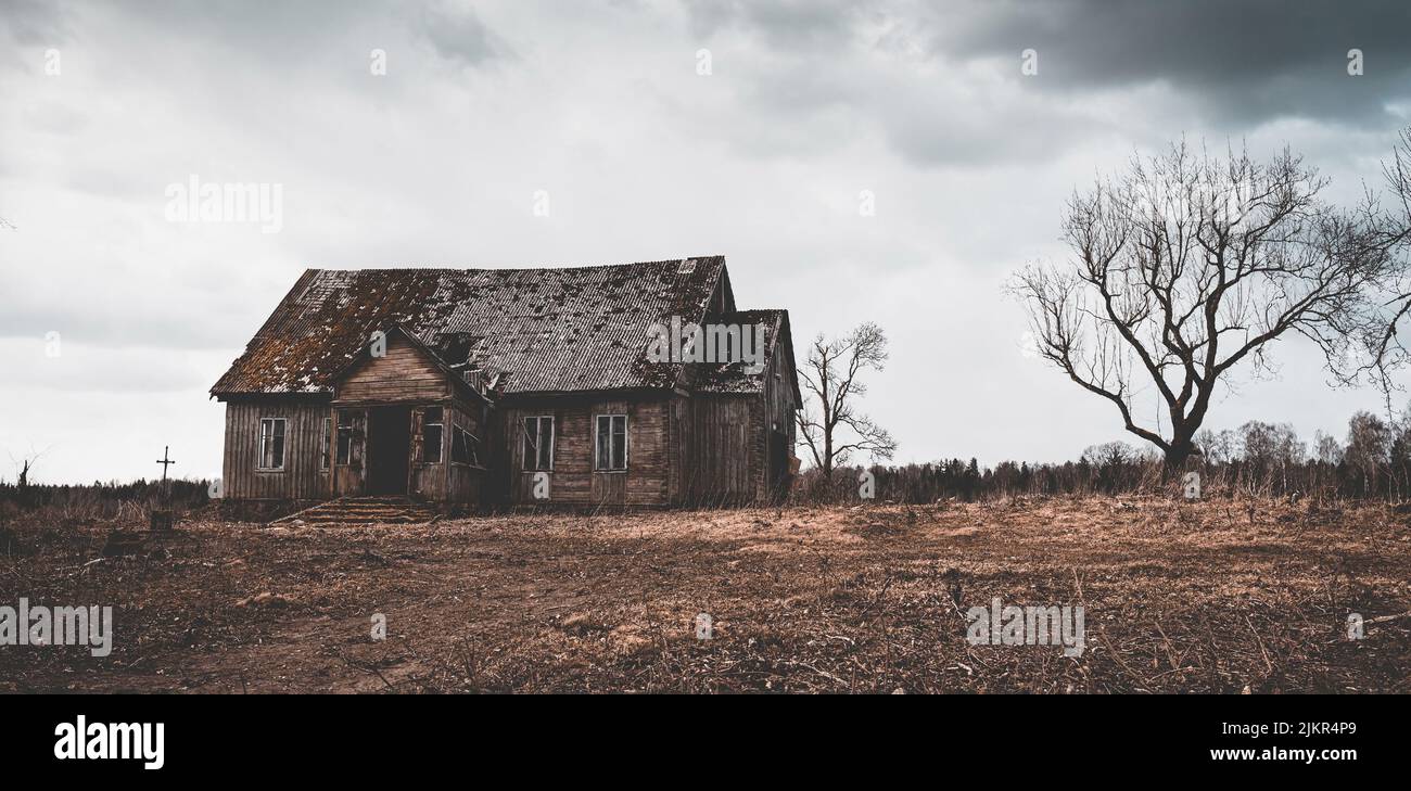 Old wooden house,dramatic clouds at night. Abandoned Haunted Horror ...