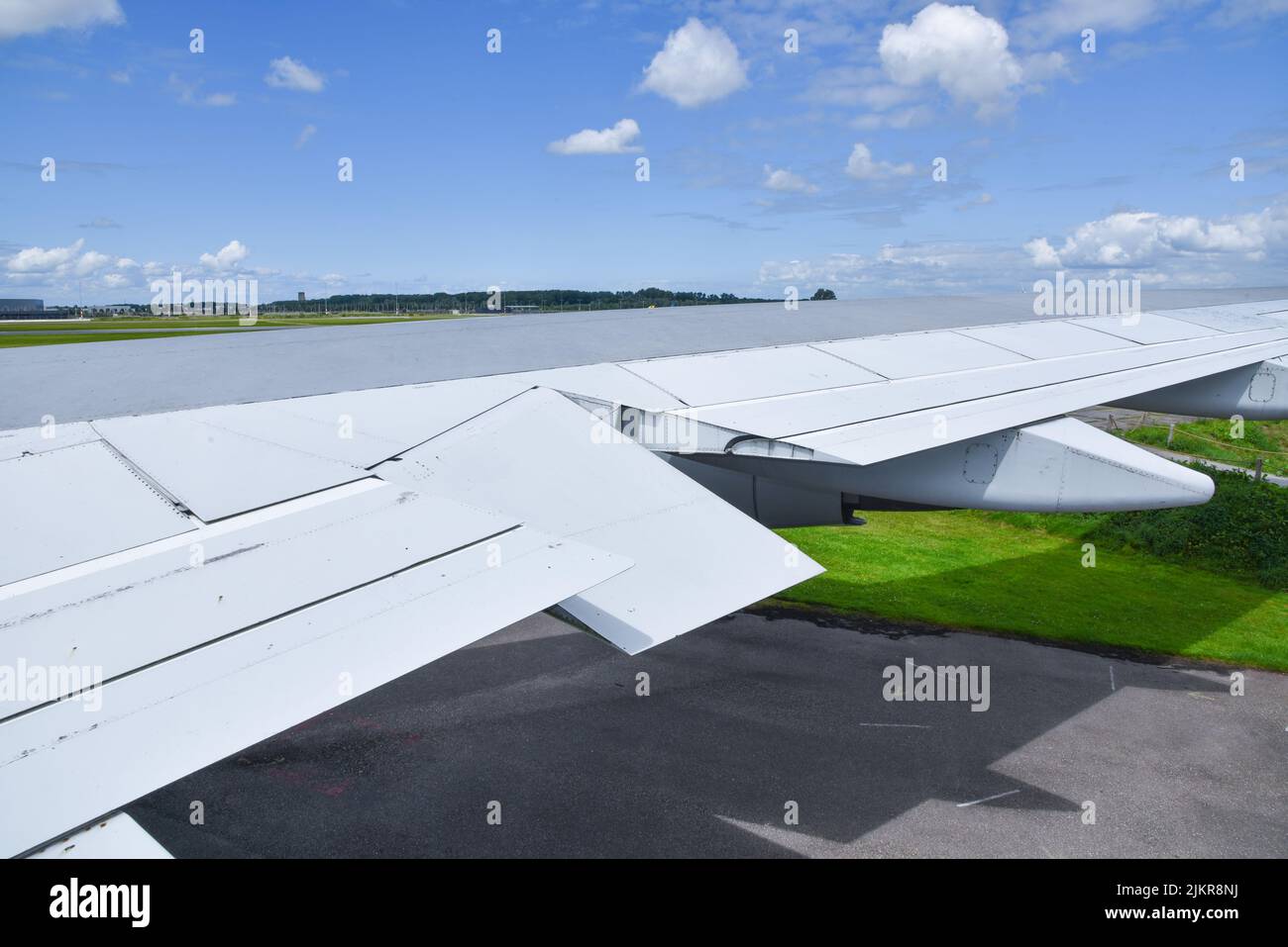 747 wing flaps hi-res stock photography and images - Alamy