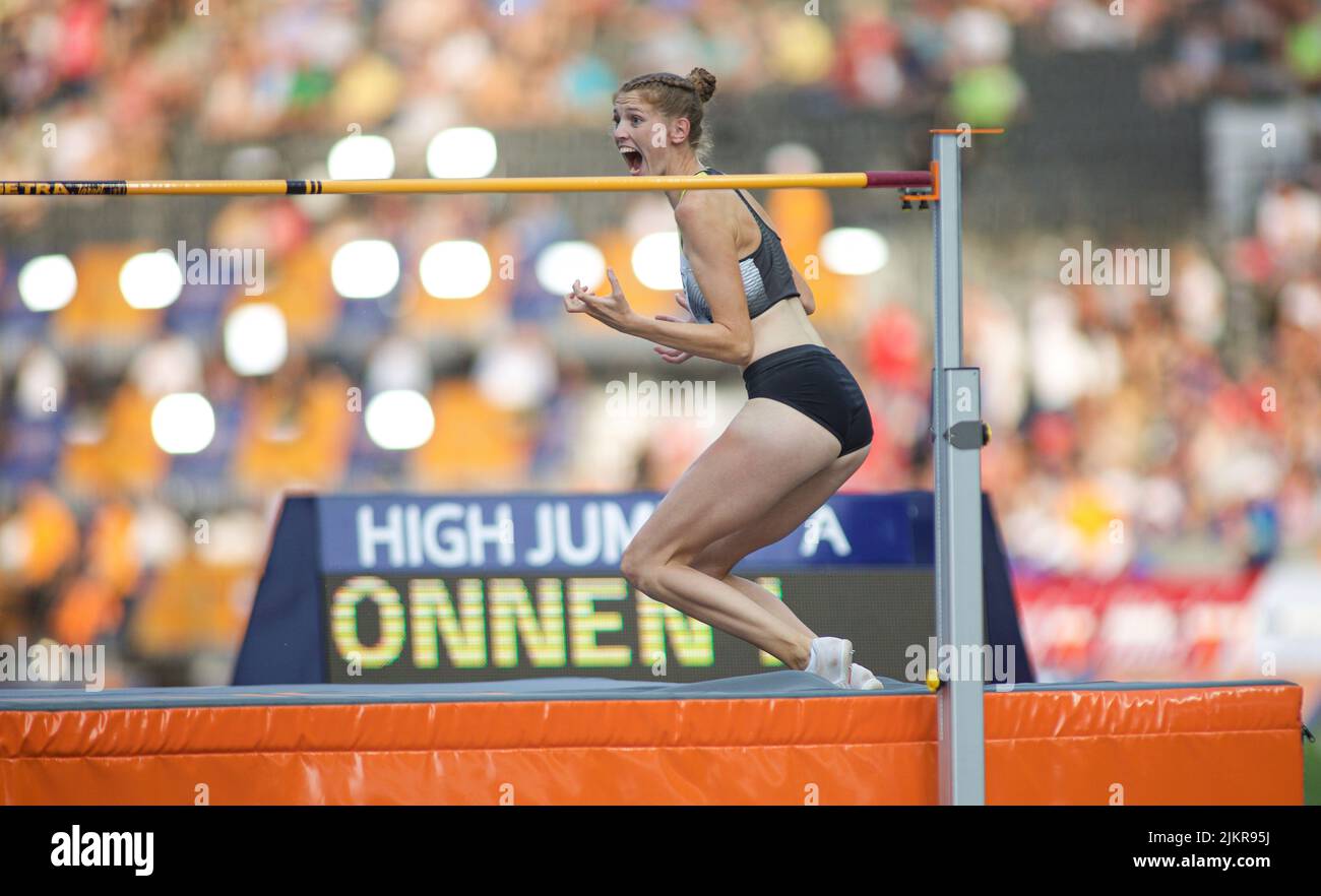 Sport athletics sport high jump celebrating hi-res stock photography ...